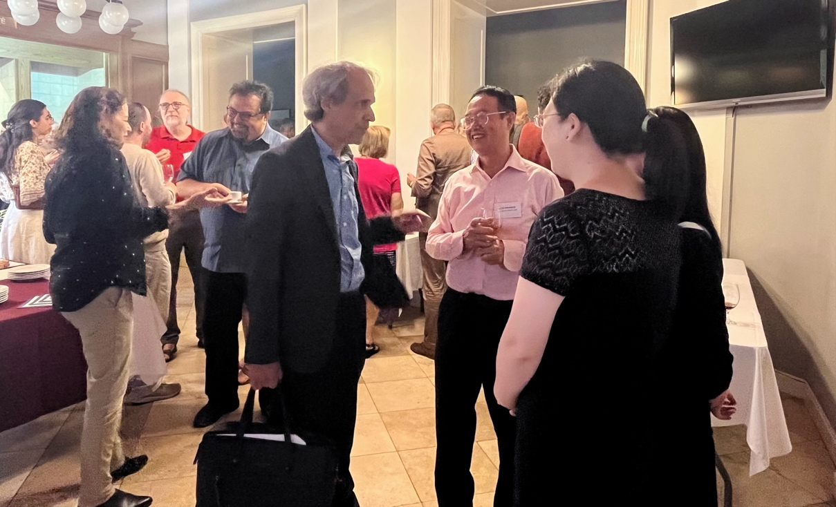 我校文新学院曹顺庆教授带领团队出访匈牙利进行学术交流-四川大学新闻网