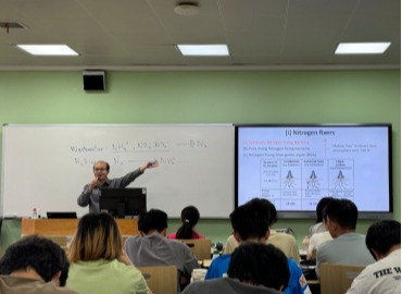 香港理工大学Chua Song Lin助理教授来我校开设全英文课程-四川大学新闻网